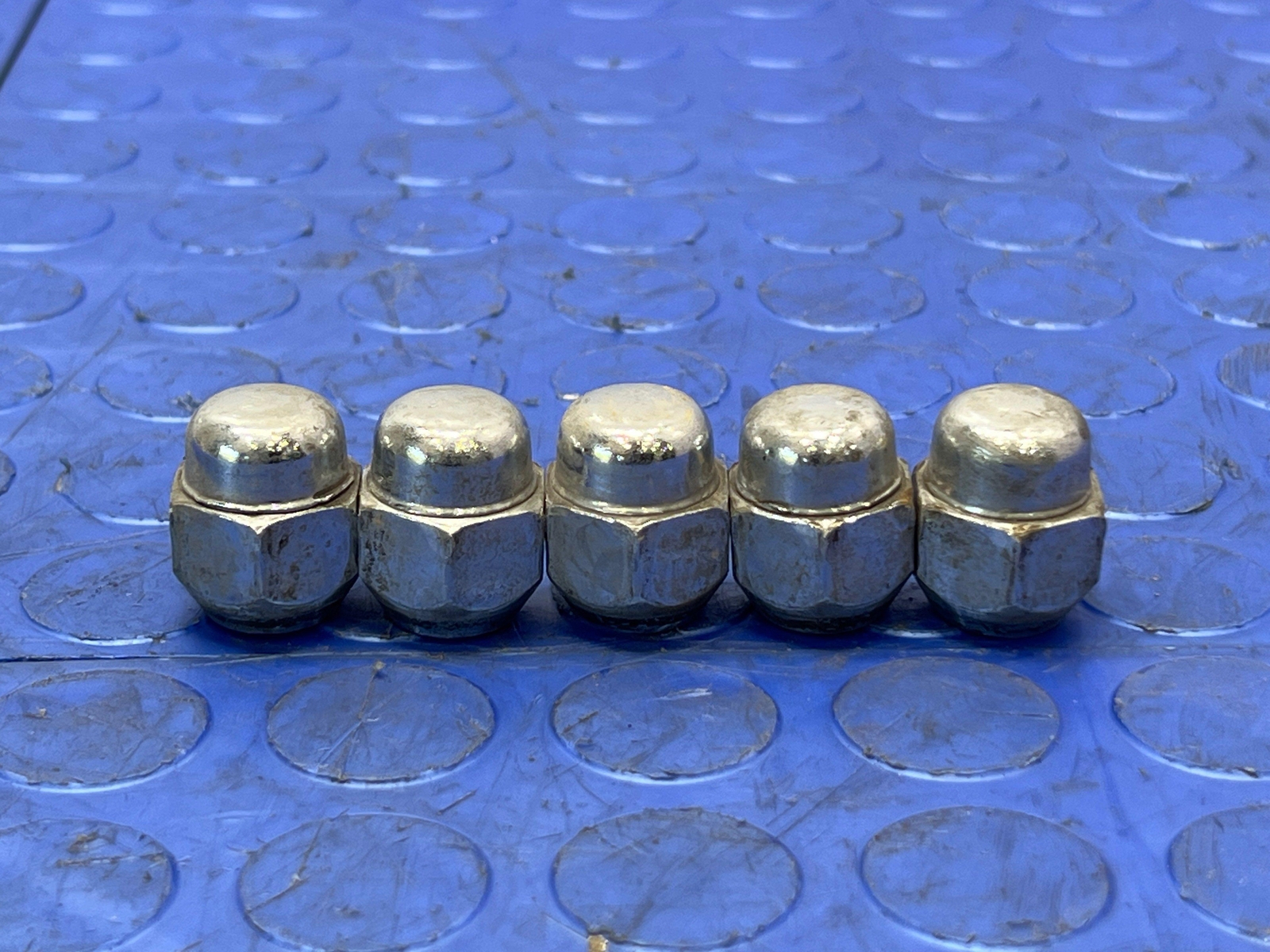 Genuine Nissan Wheel Nuts Set of Five 40224-ZP50A Altima Armada ...