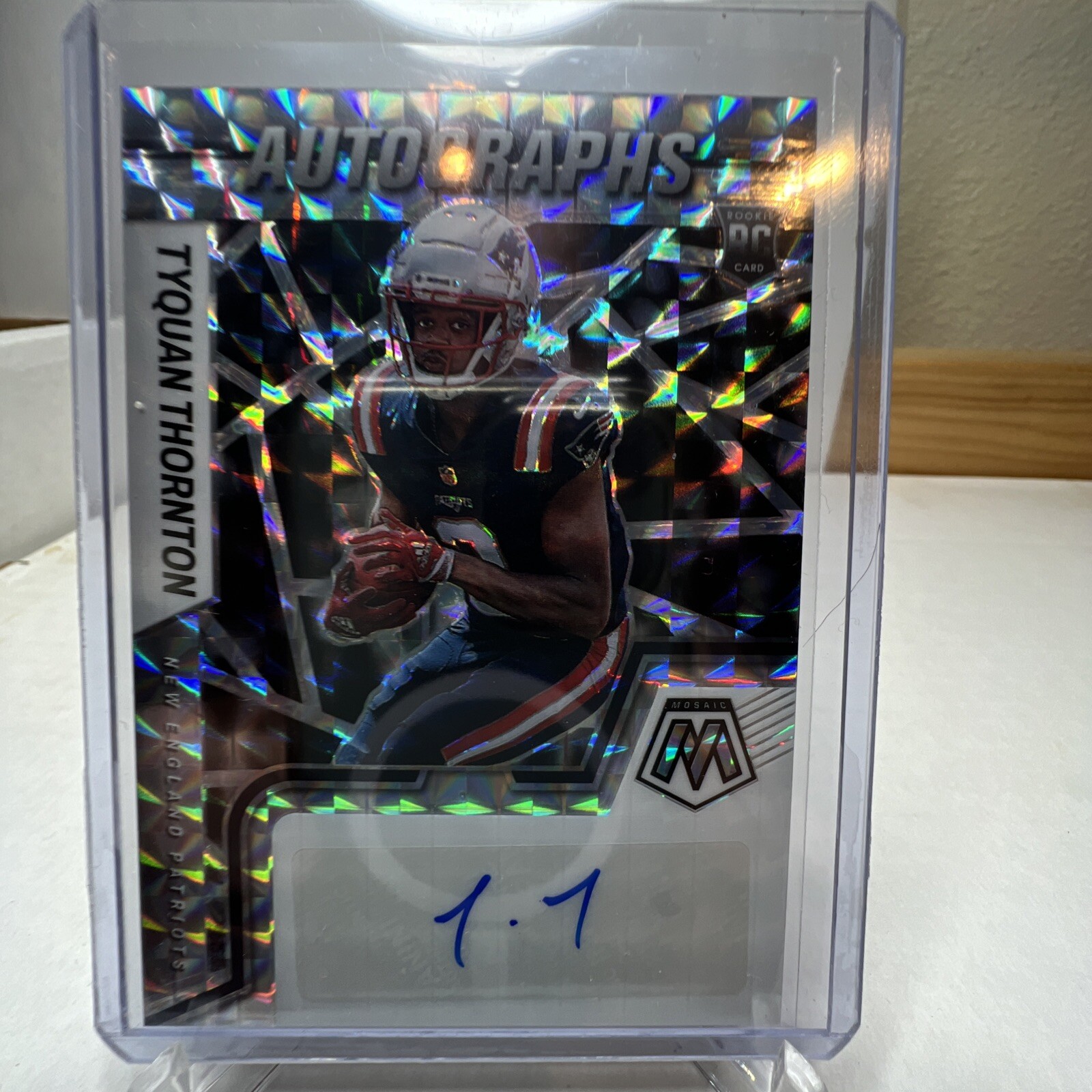 2022 PANINI MOSAIC TYQUAN THORNTON ROOKIE SILVER MOSAIC AUTO #RAM-TT ...