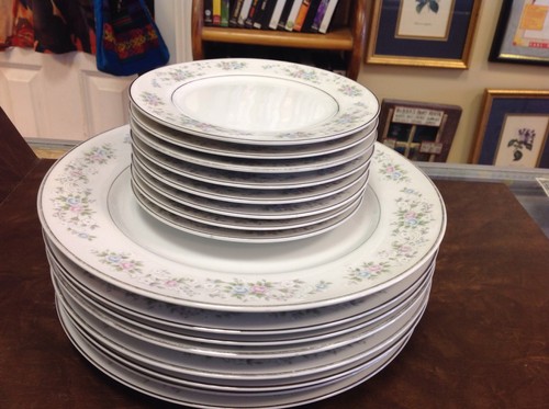 16 Carlion Corsage 481 Japan Dessert Plates Pink blue Floral Platinum ...