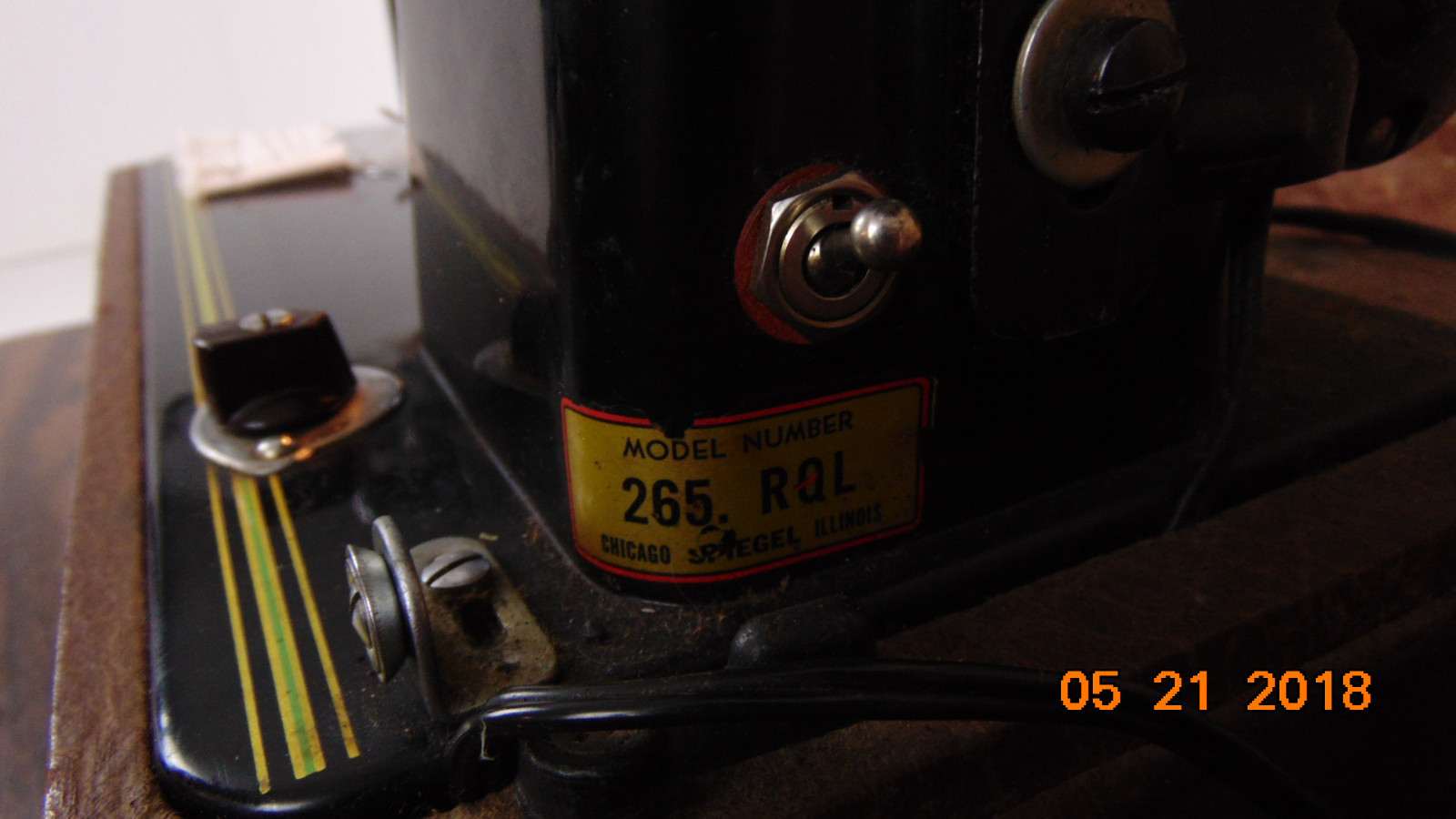 Vintage Sewing Machine deluxe vogue stitch spiegel Model 265RQL | eBay