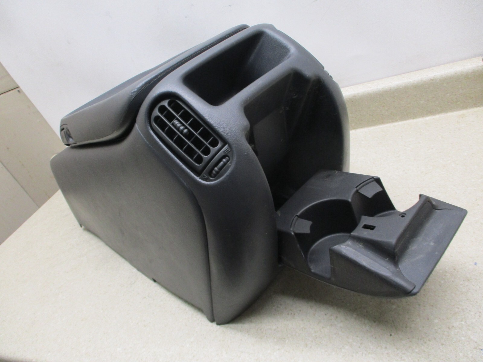 15753148 2001 2002 Sierra Silverado 1500 2500 Floor Center Console ...