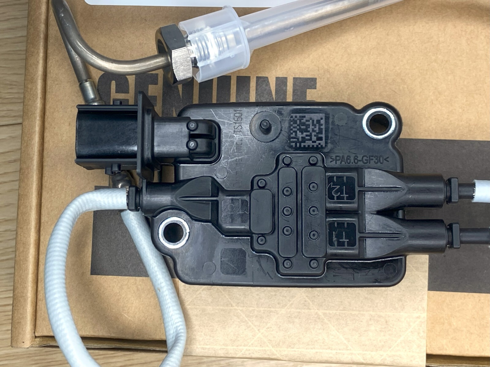 Genuine Cummins Temperature Sensor 5461615 | eBay