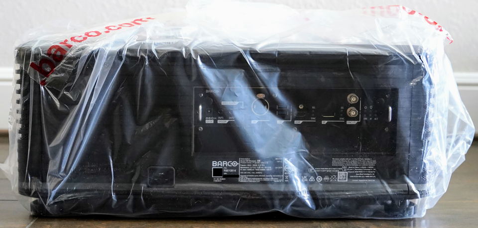 Barco I600-4K15 14,000-Lumen UHD 4K Laser DLP Projector (R9010814 ...