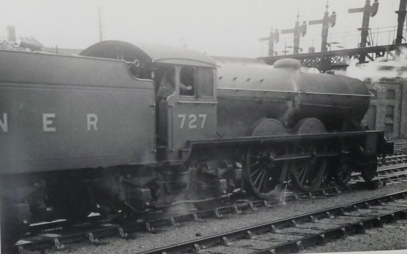 NV01 - 131 - North Eastern Railway - Class C7/1 - 4-4-2 - LNER No727 ...