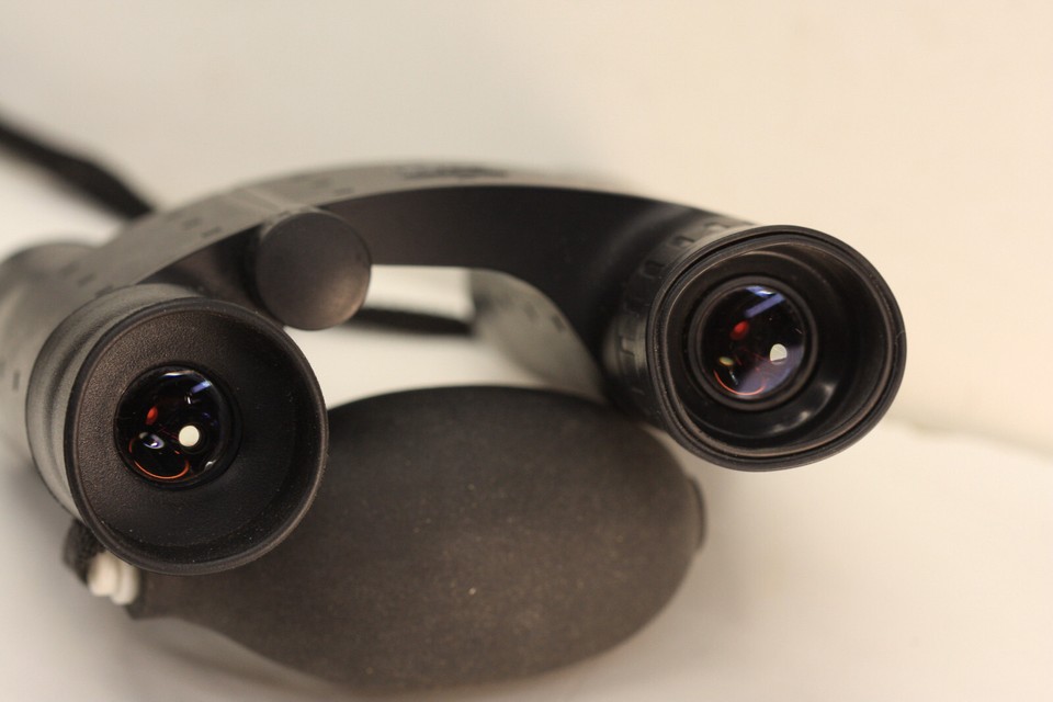 ZEISS 10x25 b..tp..binoculars..bright&clear..tiny pocket glass..made in ...