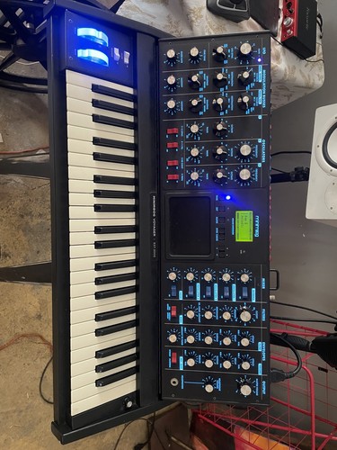 Moog Minimoog Voyager Electric Blue Keyboard Synthesizer | eBay