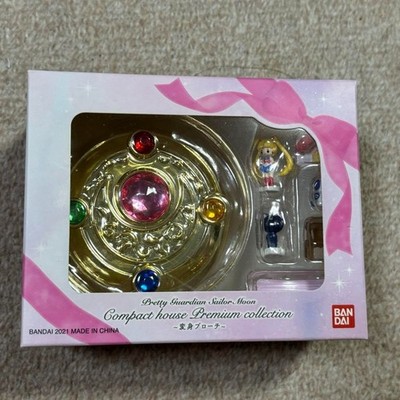 Sailor Moon Premium Collection Compact House Transformation Brooch Toy ...