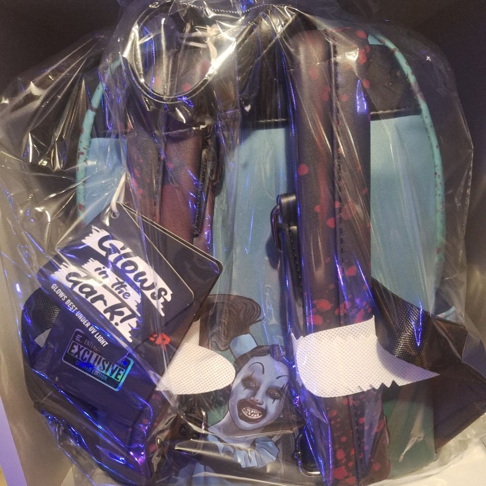 Loungefly Terrifier Art the Clown Blood Splatter Glow-in-the-Dark Mini ...