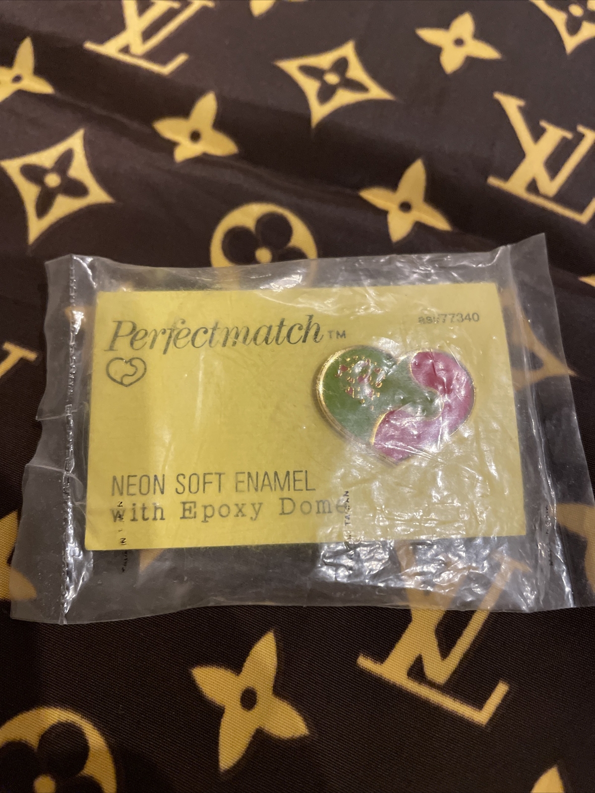 Perfectmatch Heart Pin Of Enamel And Epoxy | eBay