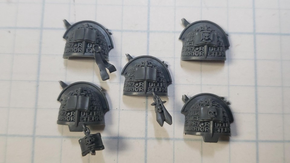 Warhammer 40k Grey Knight Bits Terminator Paladin Engraved Shoulder Pad ...