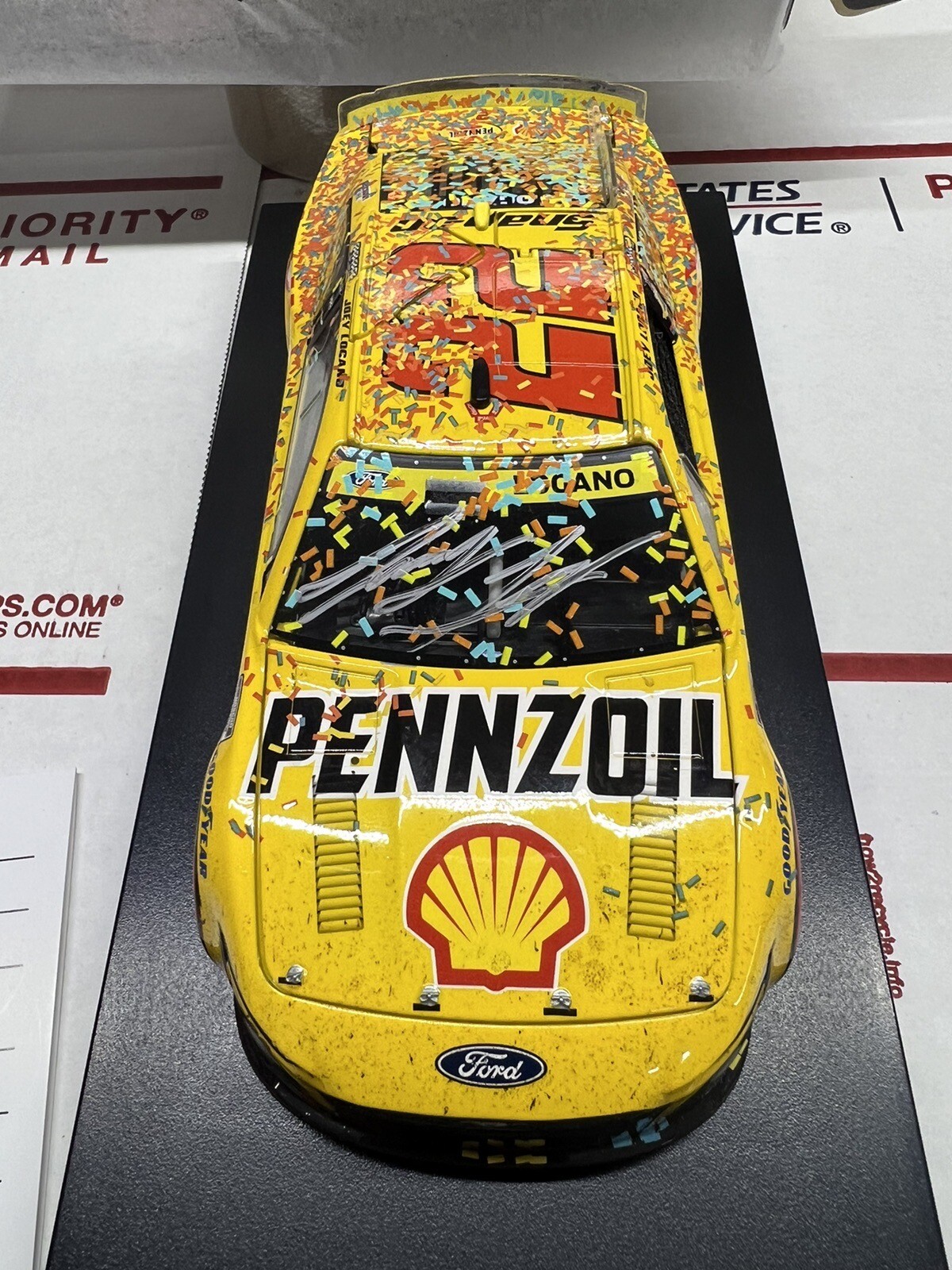 Autographed Joey Logano 2022 Phoenix RWV Penske #22 Shell Pennzoil 1/24 ...