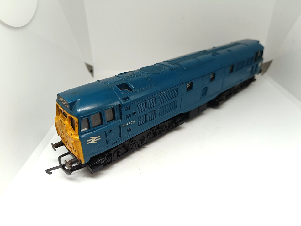 HORNBY TRIANG CLASS 31 D5572 BODY & CHASSIS OO GAUGE | eBay UK