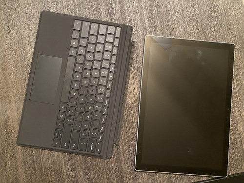 Microsoft Surface Pro 10.6in Core i5 3317U 4 GB RAM 256 GB SSD Wi-Fi ...