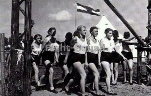 WW2 Picture Photo BDM Young women Bund Deutscher Mädel League German ...