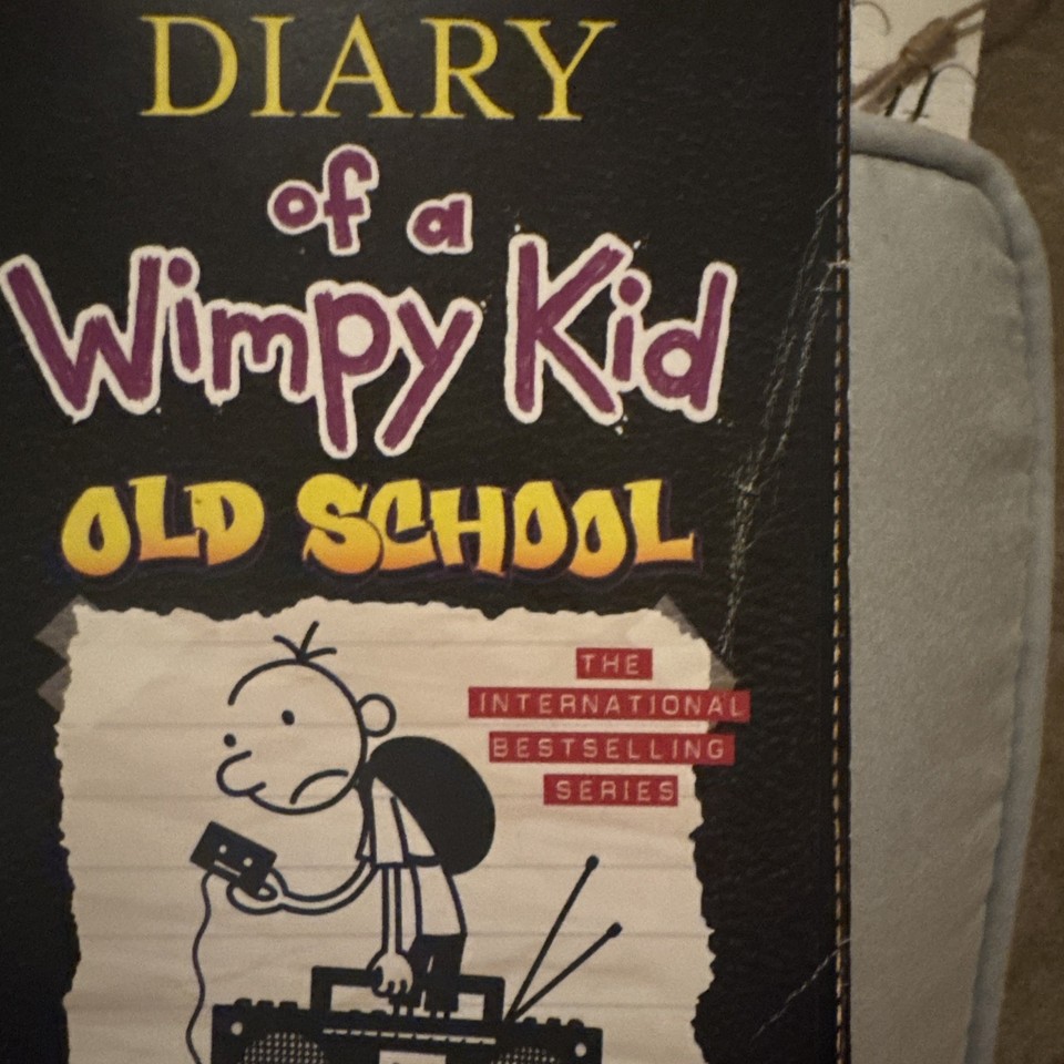Diary of a Wimpy Kid (Export Edition) : Old School by Jeff Kinney (2016 ...