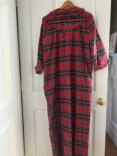 Vermont Country Store Portuguese Cotten Flannel Snap Front Robe Red ...