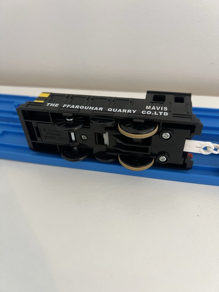 Tomy Trackmaster Thomas the Tank Engine battery Train Mavis And ...