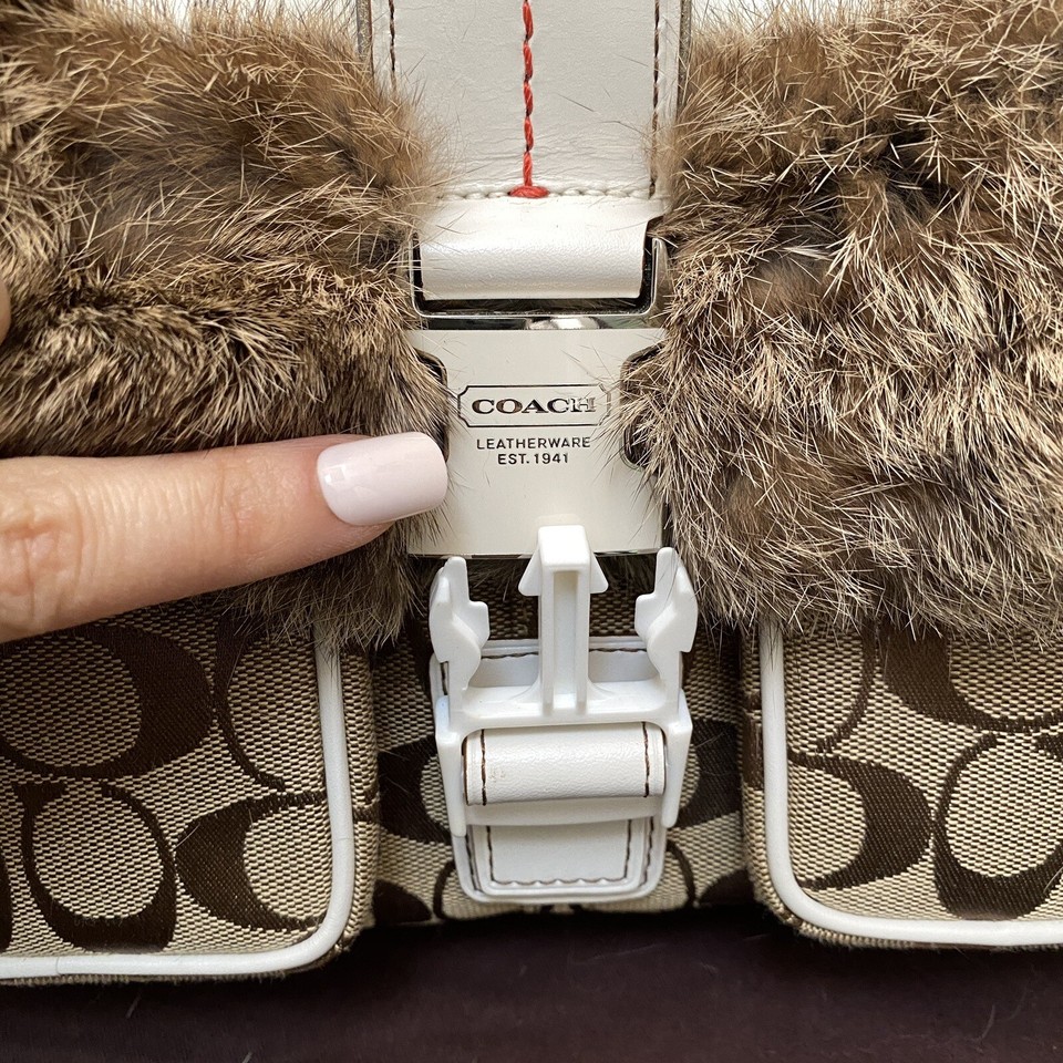 COACH Fur Signature Ski Flap Shoulder Bag And Snow Wedge Boots Size 9 ️ ...