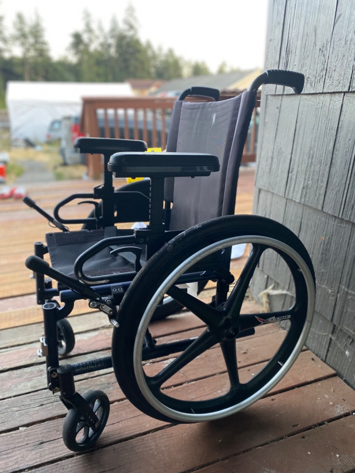 Ki Mobility Catalyst5Vx Catalyst 5Vx Folding Manual Wheelchair, Easy ...