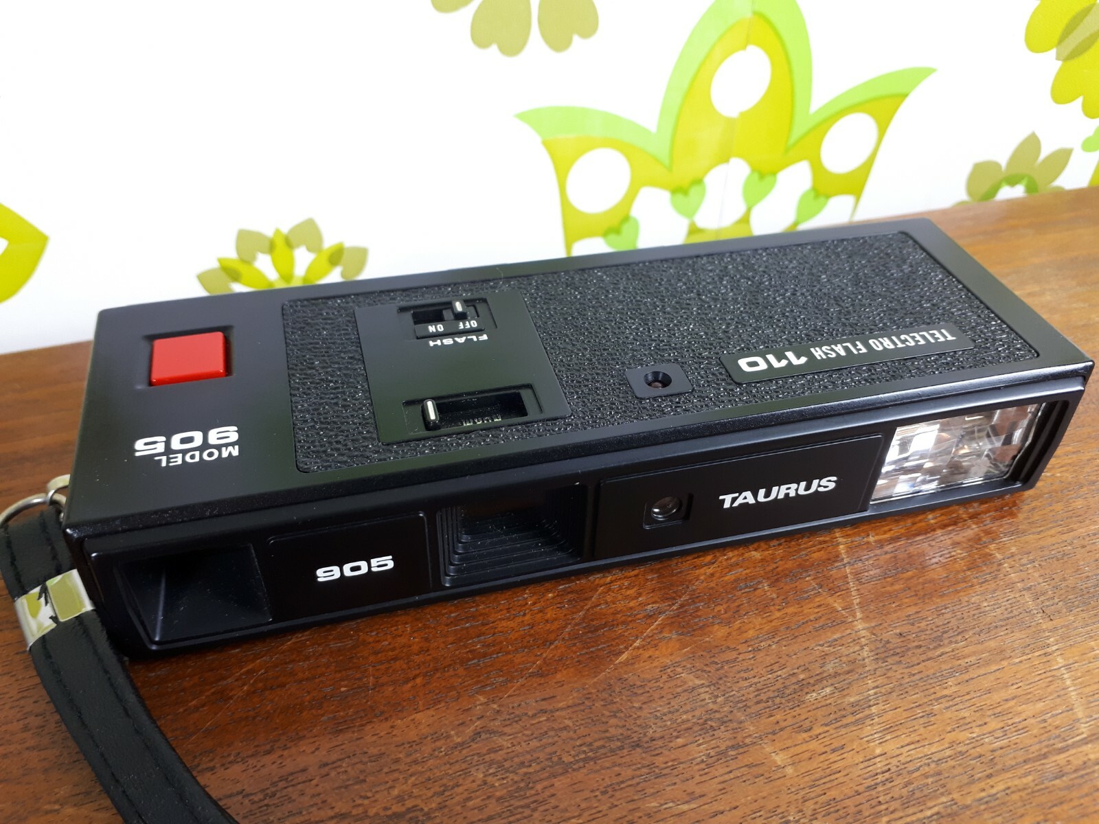 Taurus Telectro Flash 110 Vintage Camera with Case & Instructions Model ...