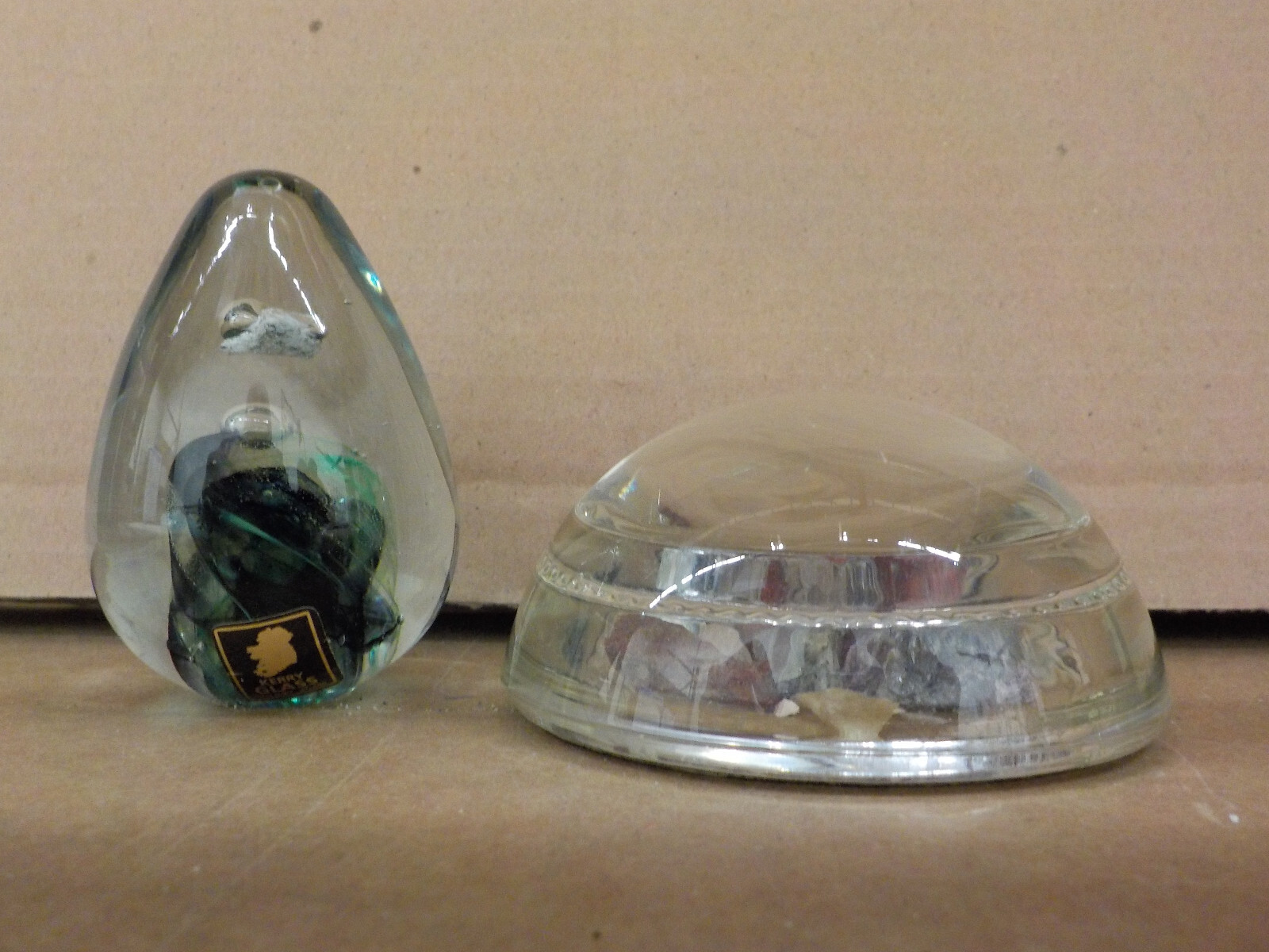 #140 PAIR OF VINTAGE PAPERWEIGHTS EGG SHAPED KERRY GLASS & DOME ROCKS ...
