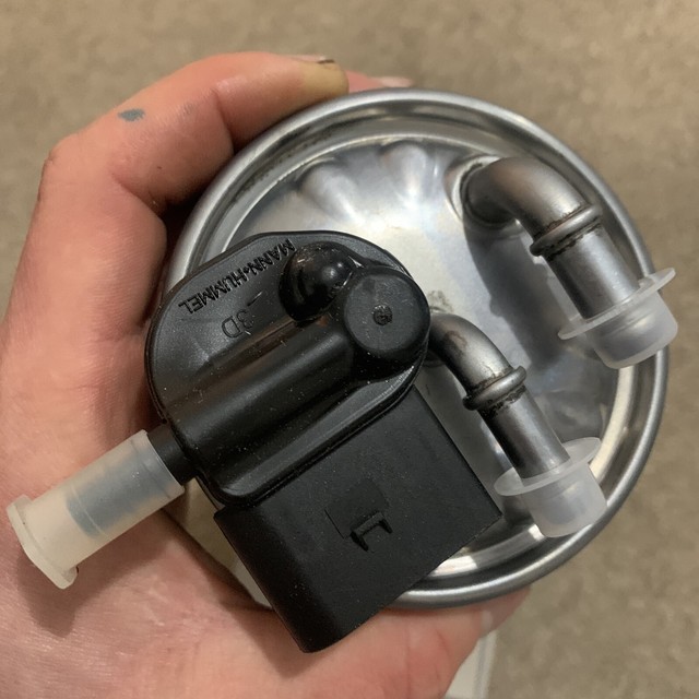 Genuine Mercedes-Benz Om642 Engine Fuel Filter With Heating Element ...