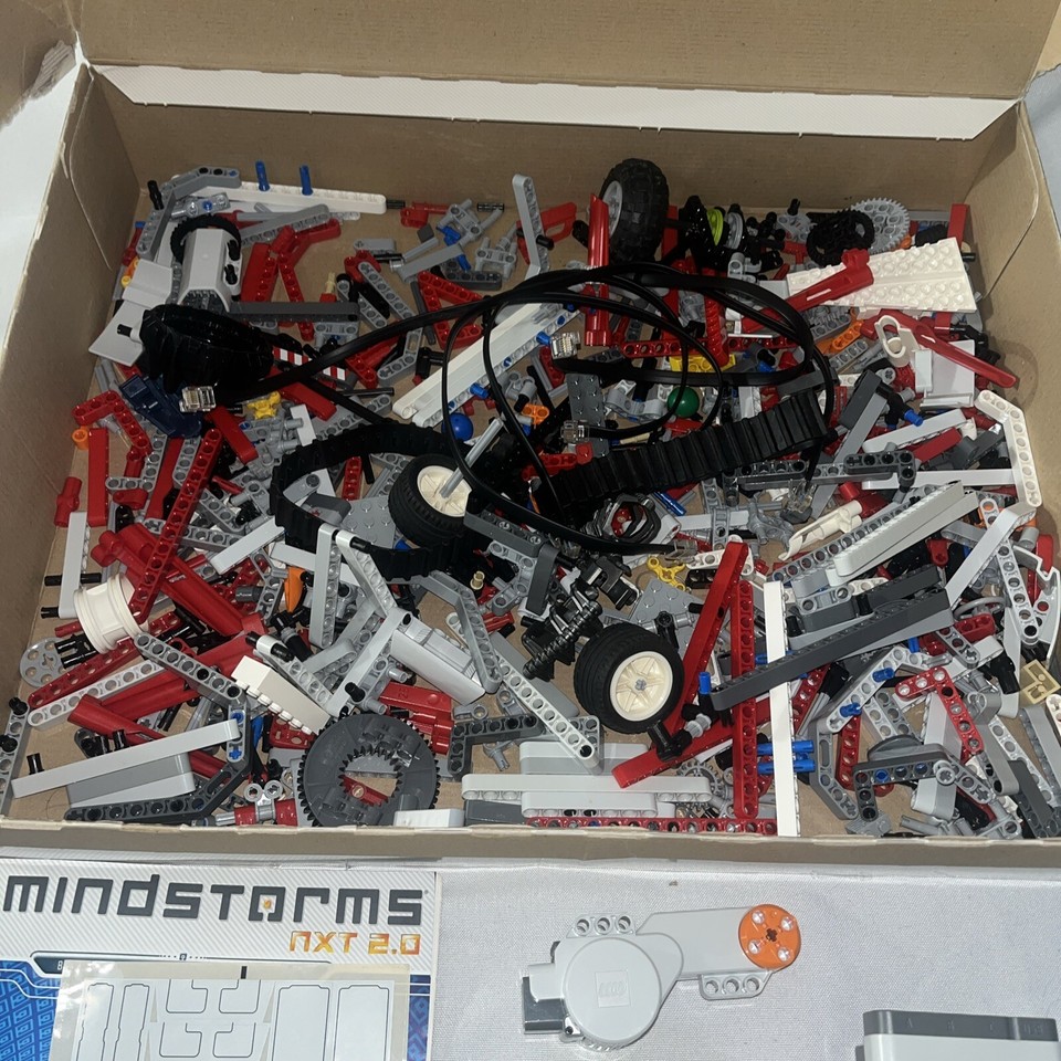 LEGO 8547 MINDSTORMS NXT 2.0- Robot Kit Lot w/Battery Pack Control ...