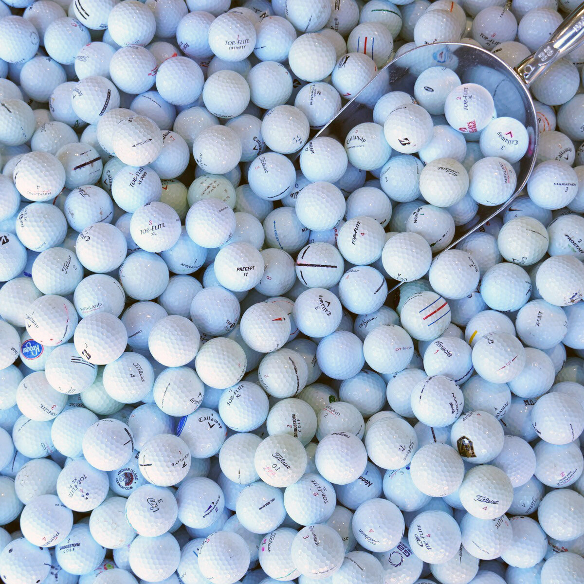 LOT OF 100 GOLF BALLS MIXED BRANDS & GRADES TITLEIST, NIKE, CALLAWAY ...