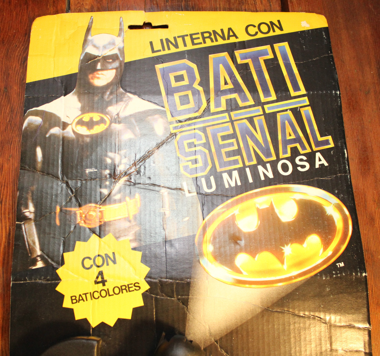 VINTAGE BATMAN 1989 MOVIE BAT SIGNAL FLASHLIGHT TOY ON CARD JUAN SULC ...