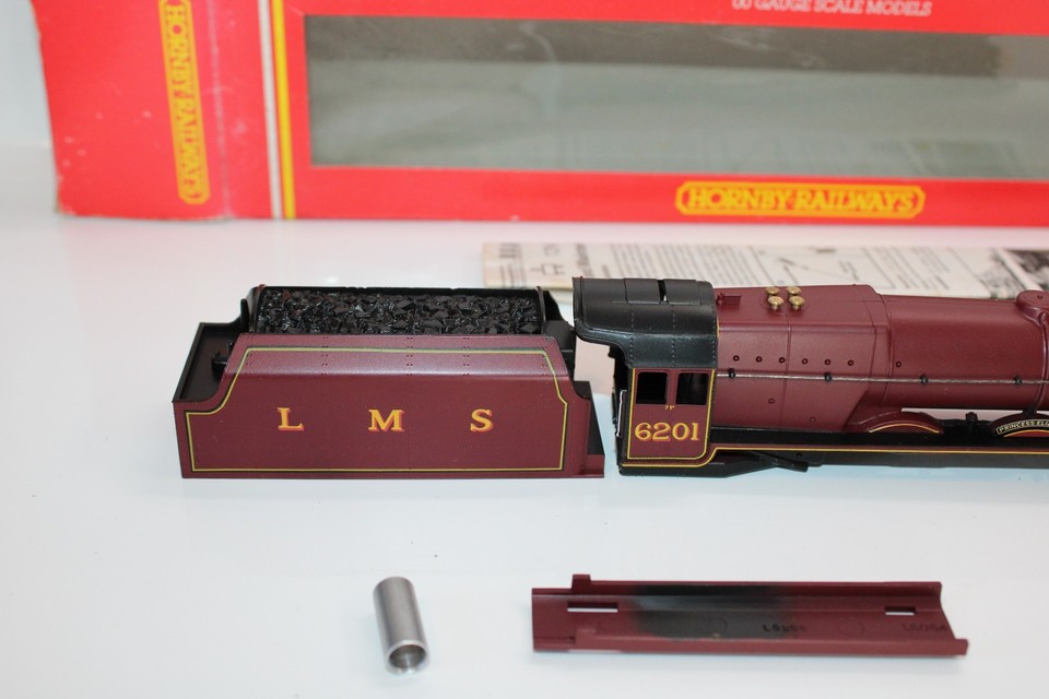 Hornby OO R084 LMS Princess Elizabeth Crimson 6201 Loco Body, Tender ...