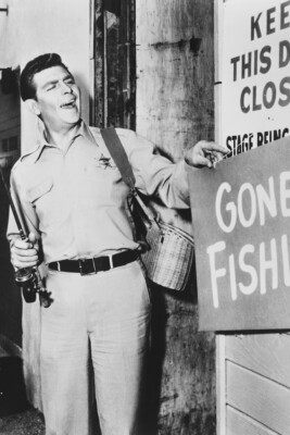 ANDY GRIFFITH IN THE ANDY GRIFFITH SHOW Gone Fishing 24x36 inch Poster ...