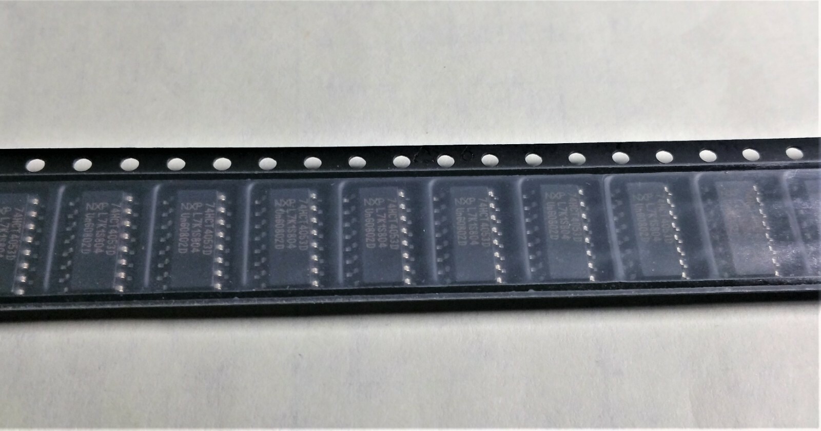 10 Pieces of NXP 74HCT4053D Triple 2-channel analog multiplexer ...