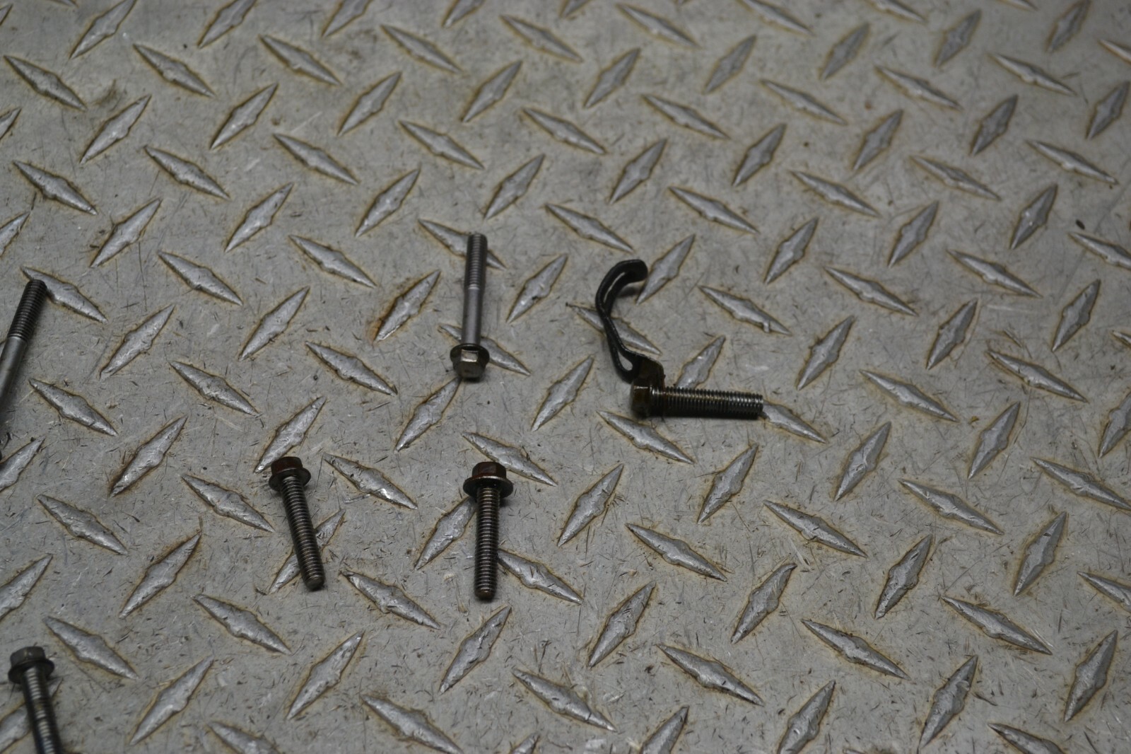 635 ENGINE CLUTCH COVER BOLTS 05 SUZUKI BOULEVARD S83 VS1400 VS 1400 ...