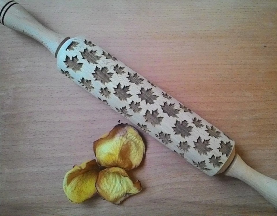 Wooden Rolling Pin Laser Cut Canada Maple Leaf Netting Pattern Autumn ...