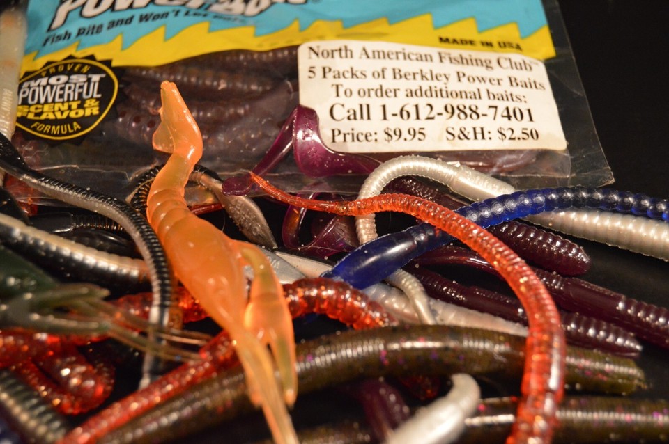 LOT OF 30 Assorted PLASTIC FISHING LURES - BAITS worms POWER BAIT ...