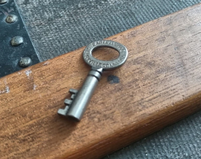 *Eagle Skeleton Key* Number B104 / B 104 *Trunk Locks etc** Antique ...