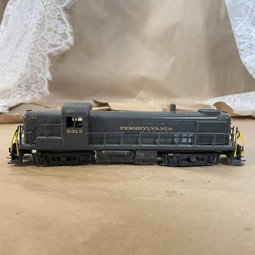 Athearn Ho scale Pennsylvania Railroad engine PRR 8913, Alco RS3 | eBay