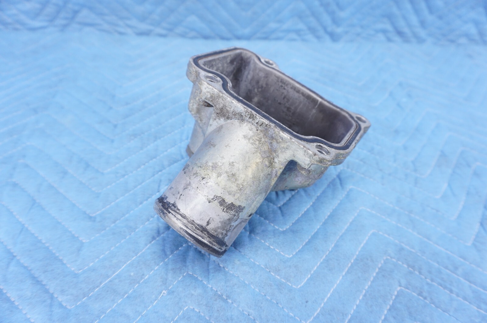 Detroit DD15 DD13 Engine Thermostat Housing w/Mounting Bolts ...