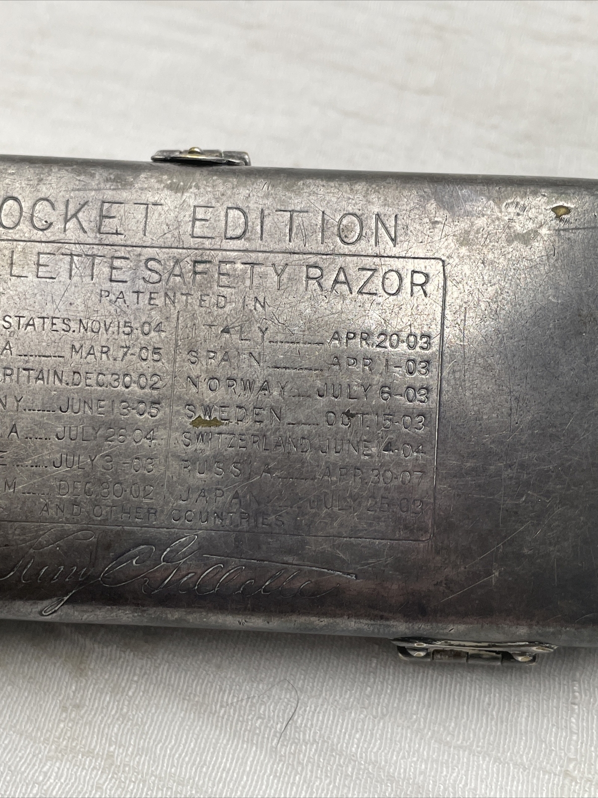 King Gillette Silver Plated Metal Safety Razor Box Pocket Edition Case ...