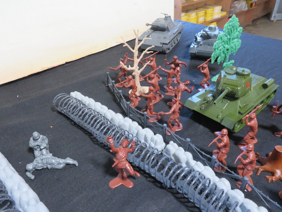 Classic Toy Soldiers WWII Eastern Front Playset (54MM) | eBay