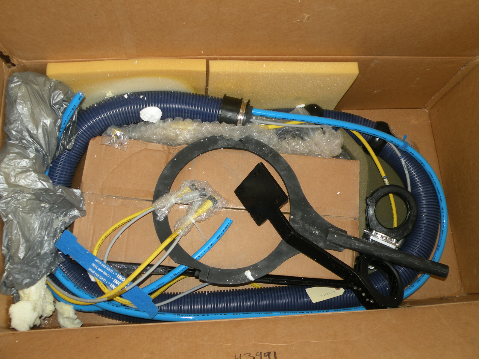 Leoni Robot Dressout Package / Accessories FRGLB3 + M9001A400-B 1920 ...