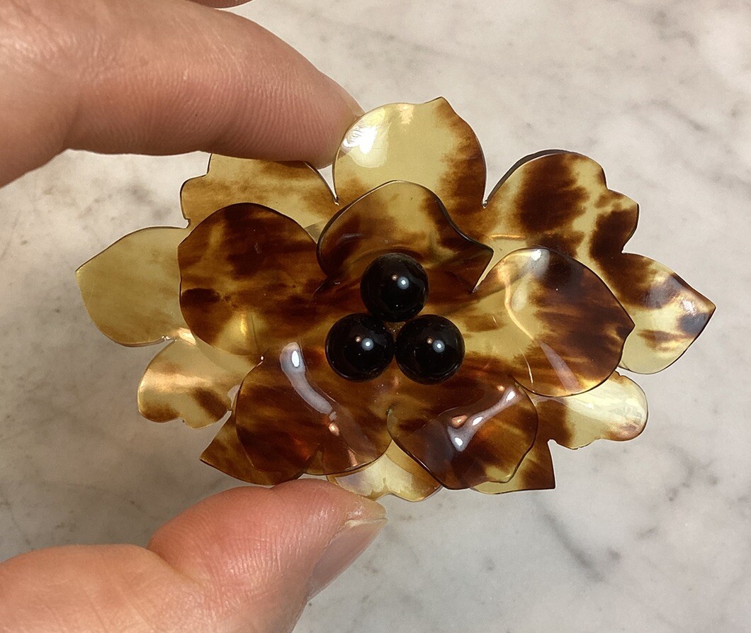 Vintage Faux Tortoise Plastic Flower Pin Brooch Penda… - Gem