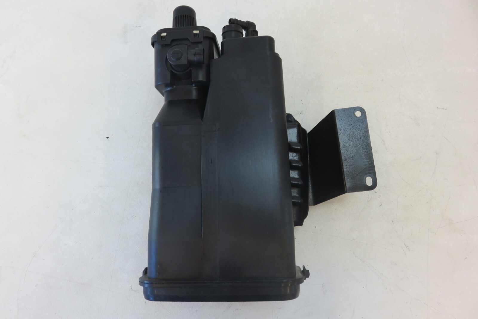 Mercedes W463 G63 G550 charcoal canister, fuel vapor 1644701459 | eBay