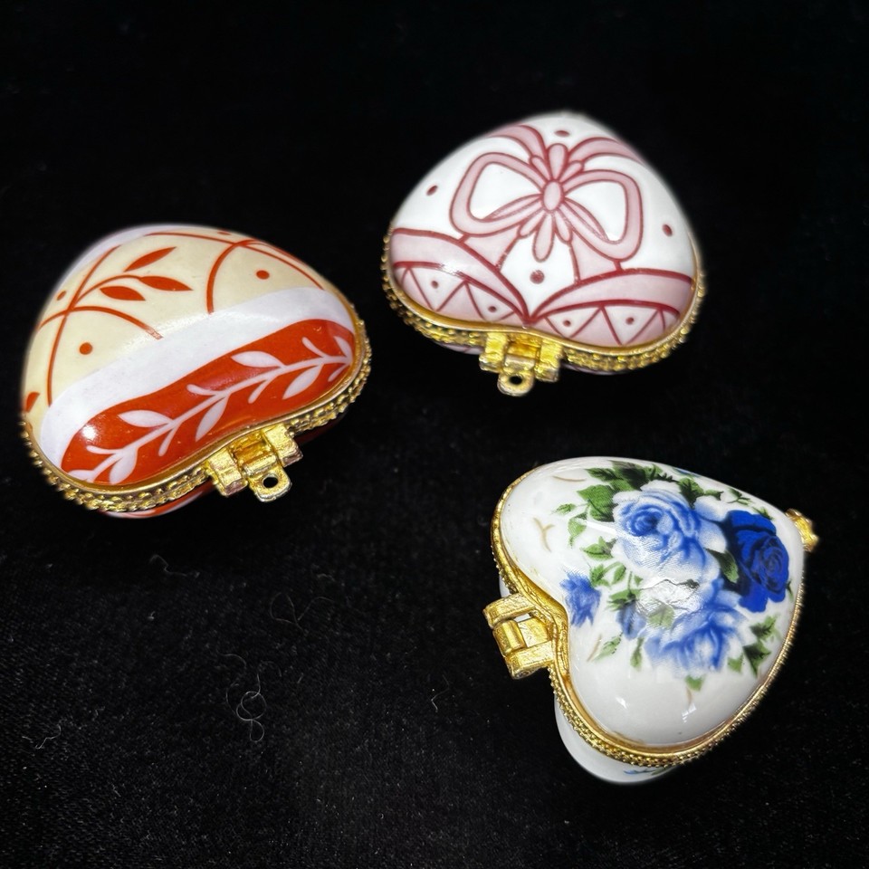 Lot Of 3 Tiny Trinket Boxes White Porcelain Hearts Gold Tone Hinged 2 ...