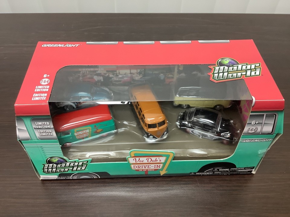 2014 Greenlight Motor World VEE DUB'S DRIVE IN Diorama 1/64 VW BETTLE ...