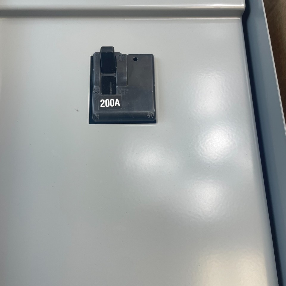 SIEMENS W0202MB1200CU Outdoor Circuit Breaker Enclosure 1PH 3W 200 Amp ...