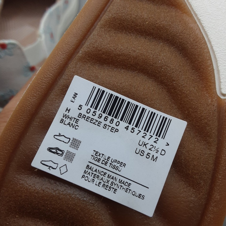 Clarks Breeze Step Slip-on Women's 5M White Daisy Canvas Flat A87 | eBay