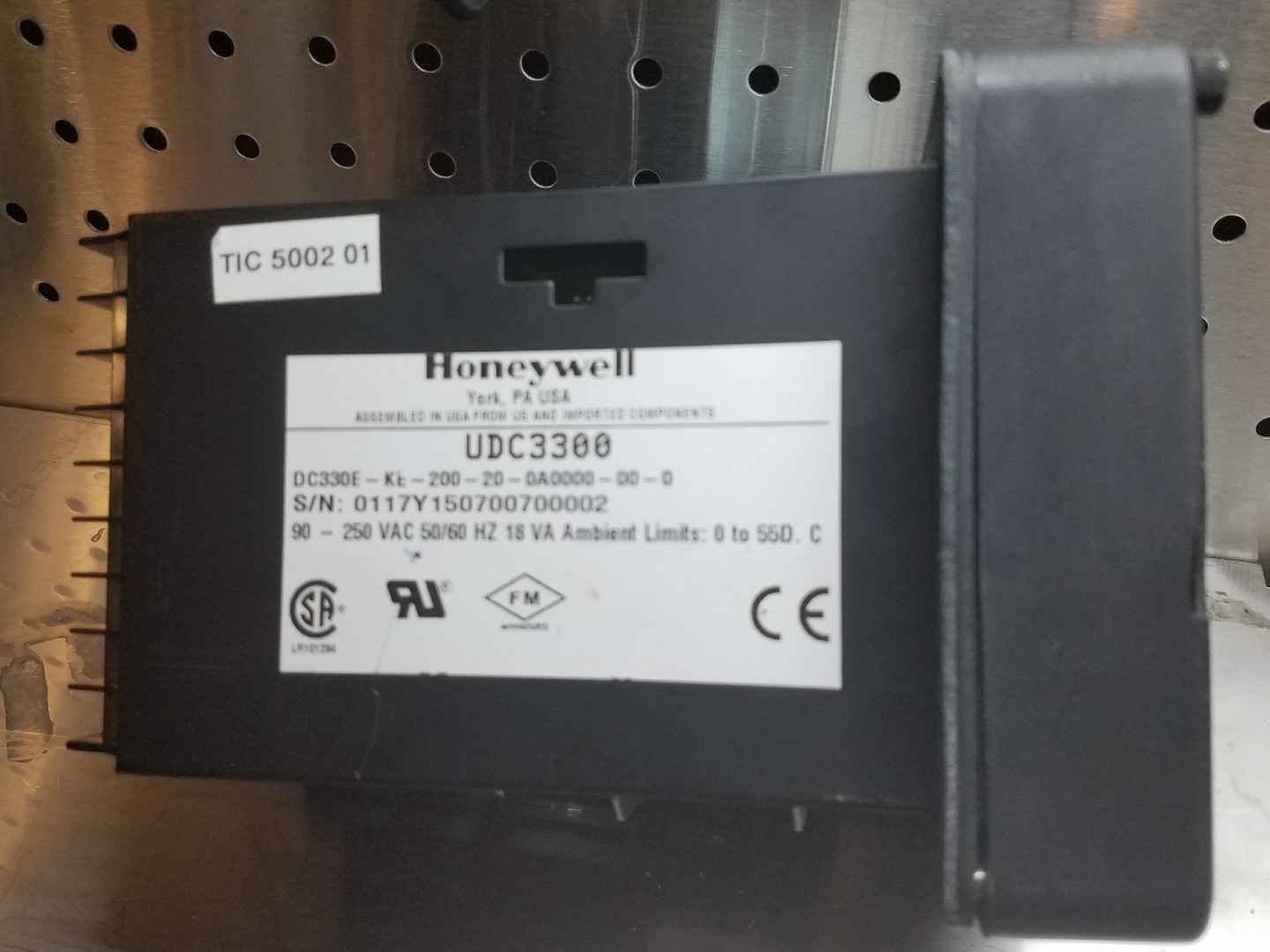 HONEYWELL UDC3300 TEMPERATURE CONTROLLER DC330E-KE-200-20-0A0000-00-0 ...