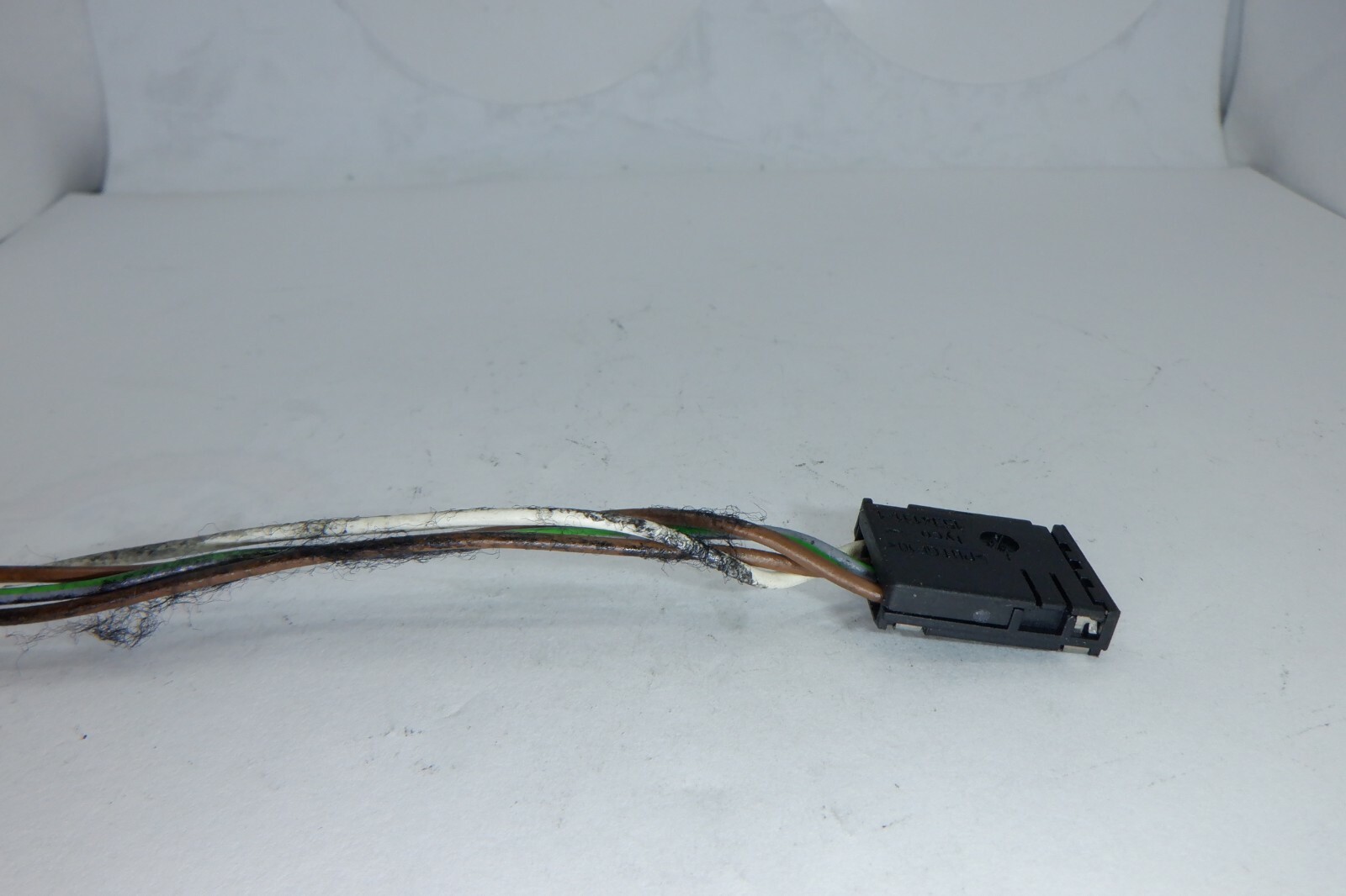 AUDI 2004 A8 FLAT CONTACT HOUSING LOCKING SOCKET CONNECTOR 4 PIN 8E0 ...