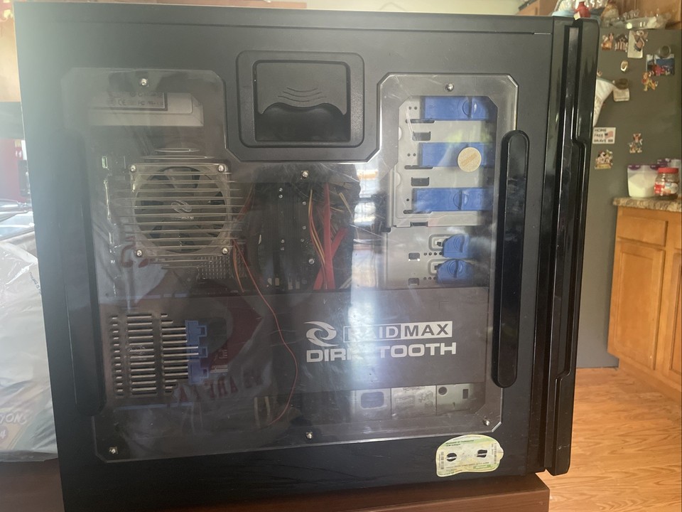 Raidmax Dirk-tooth Every Thing Looks To Be There, Old School Pc Case ...